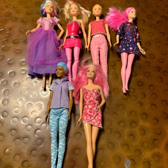Mattel | Toys | Barbie Fashionista Color Surprise Change Barbie Lot ...